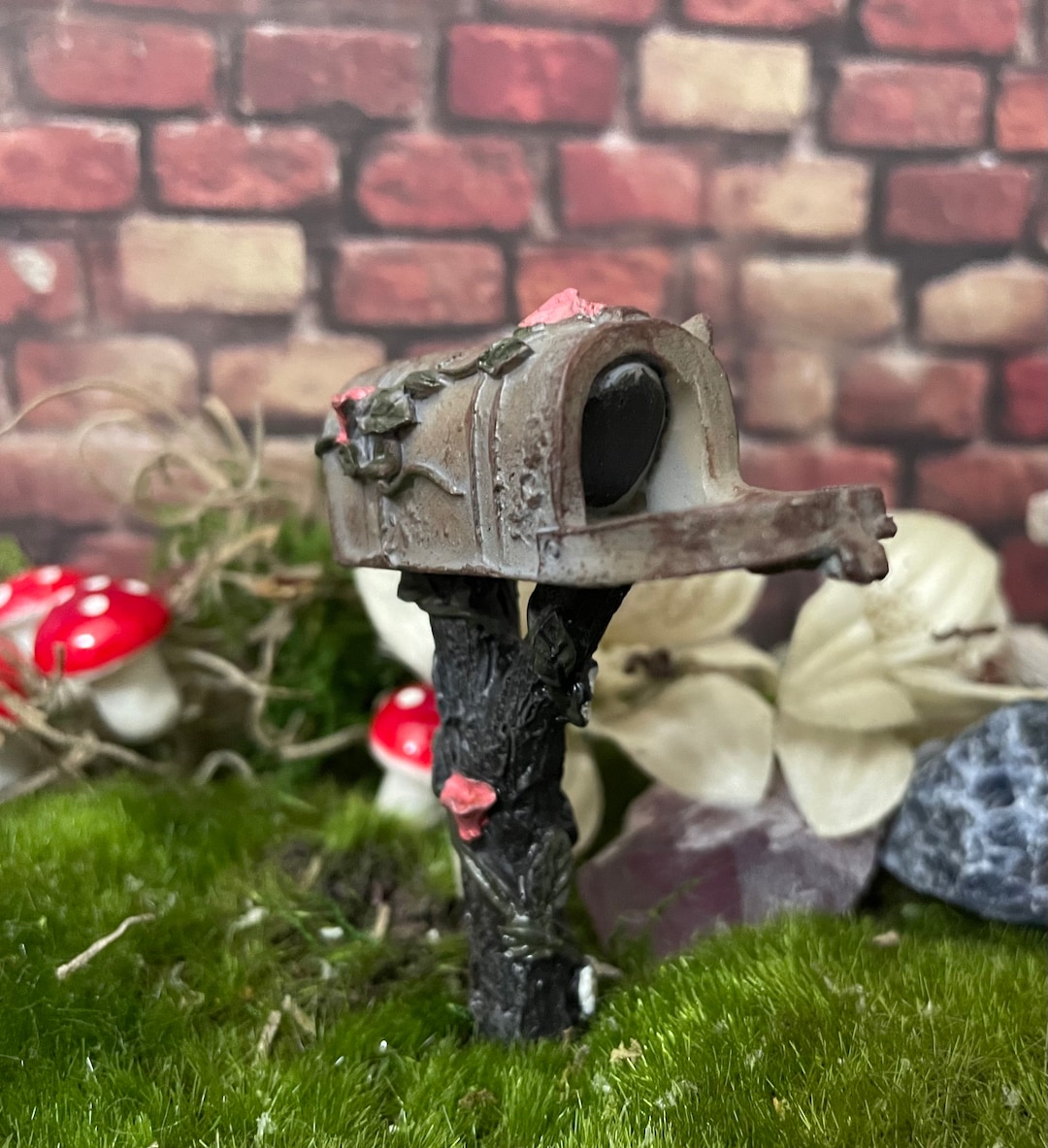 Adorable Fairy Garden Mailbox on Log Post With Vine of Pretty Pink and ...