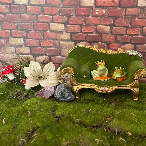 Frog With Crown - Etsy