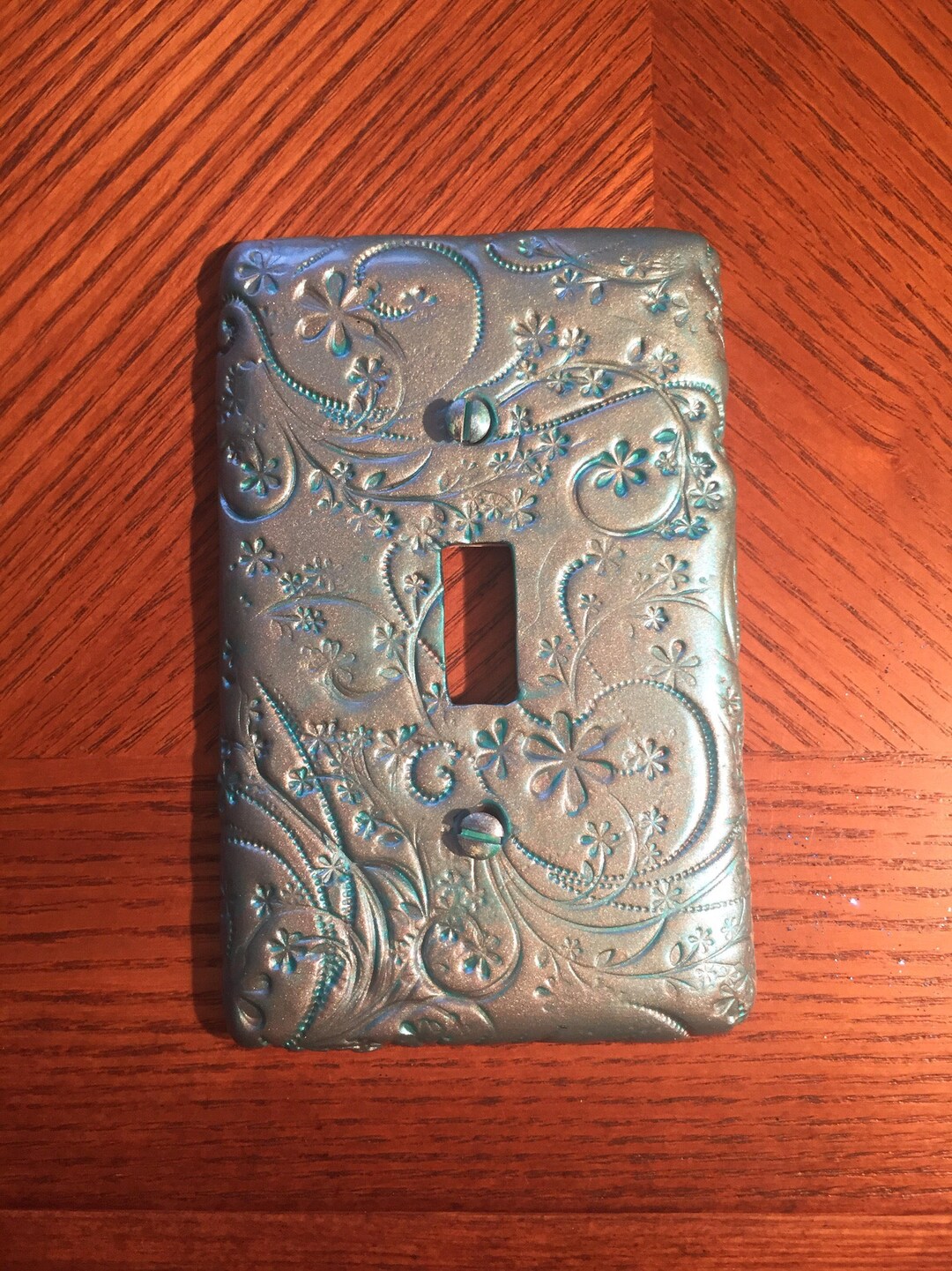 This Elegant and Beautiful Switch Plate Has a Flowery Vine Pattern in a ...