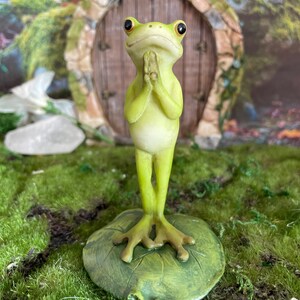 Sweet Namaste Yoga Frogs Figurine Standing Namaste Pose Yoga Frog ...