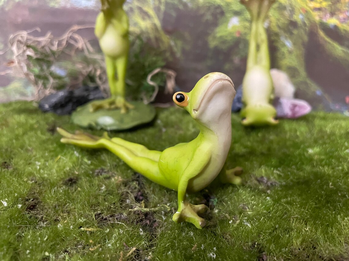 Sweet Namaste Yoga Frogs Figurine Standing Namaste Pose Yoga - Etsy