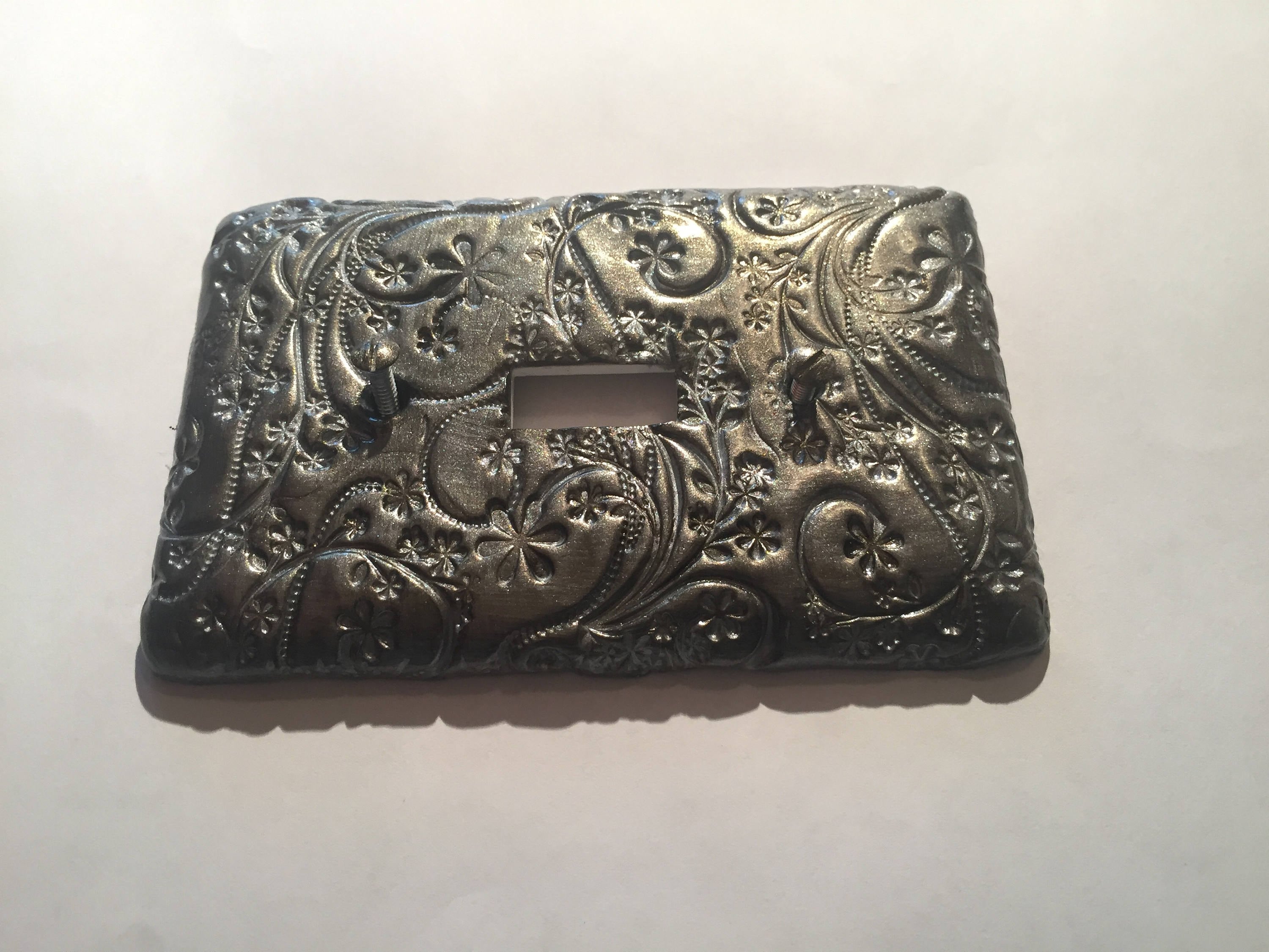 This Elegant and Beautiful Switch Plate Has a Flowery Vine Pattern in a ...