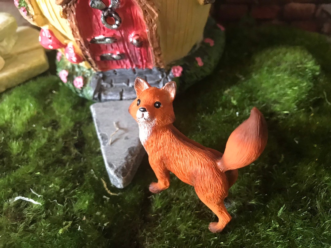 Sweet Miniature Red Fox for Your Miniature Garden, Fairy Garden or ...