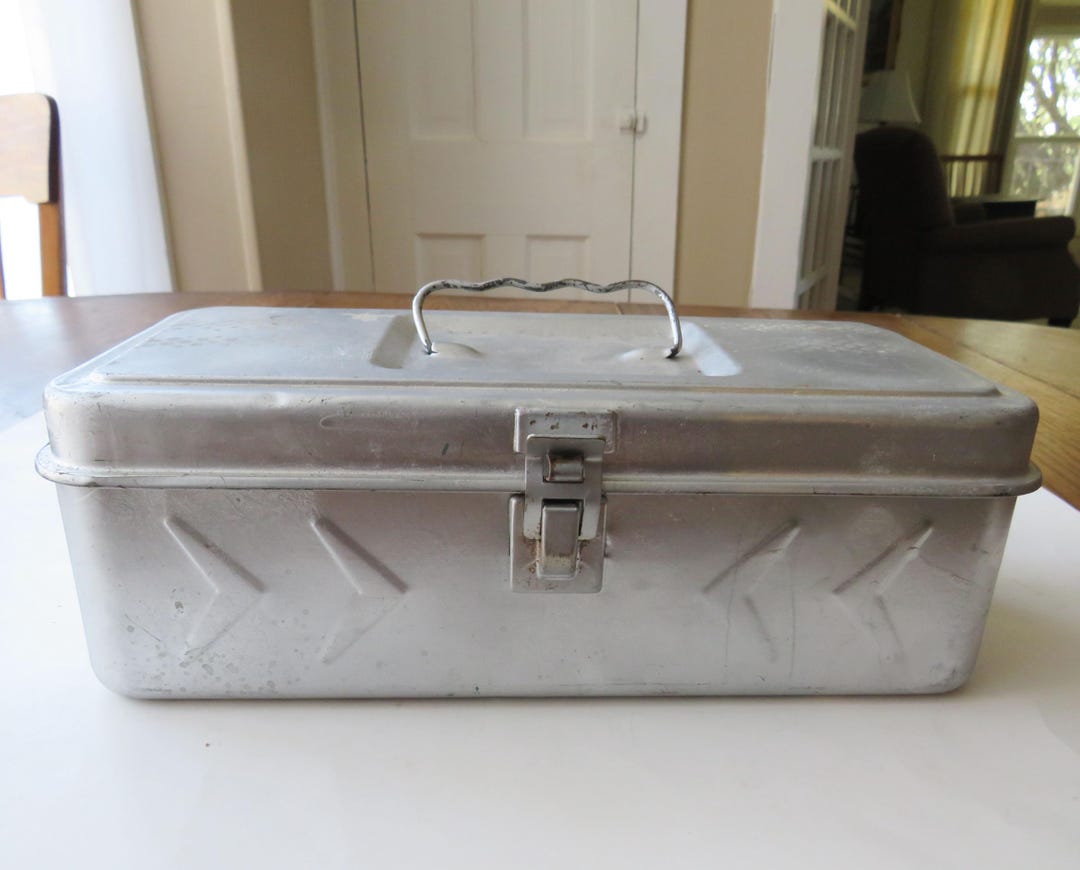 Vintage Shabby Metal Tackle Tool Box - Etsy