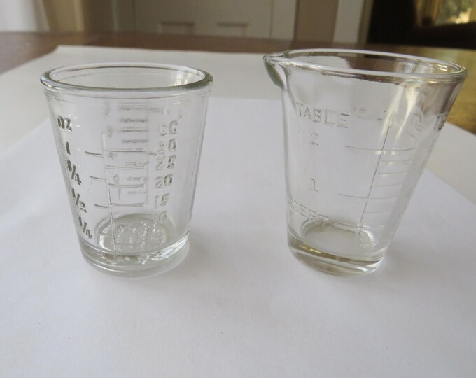 Antique Small Glass Beaker & Hospital Measure Medical Vintage - Etsy