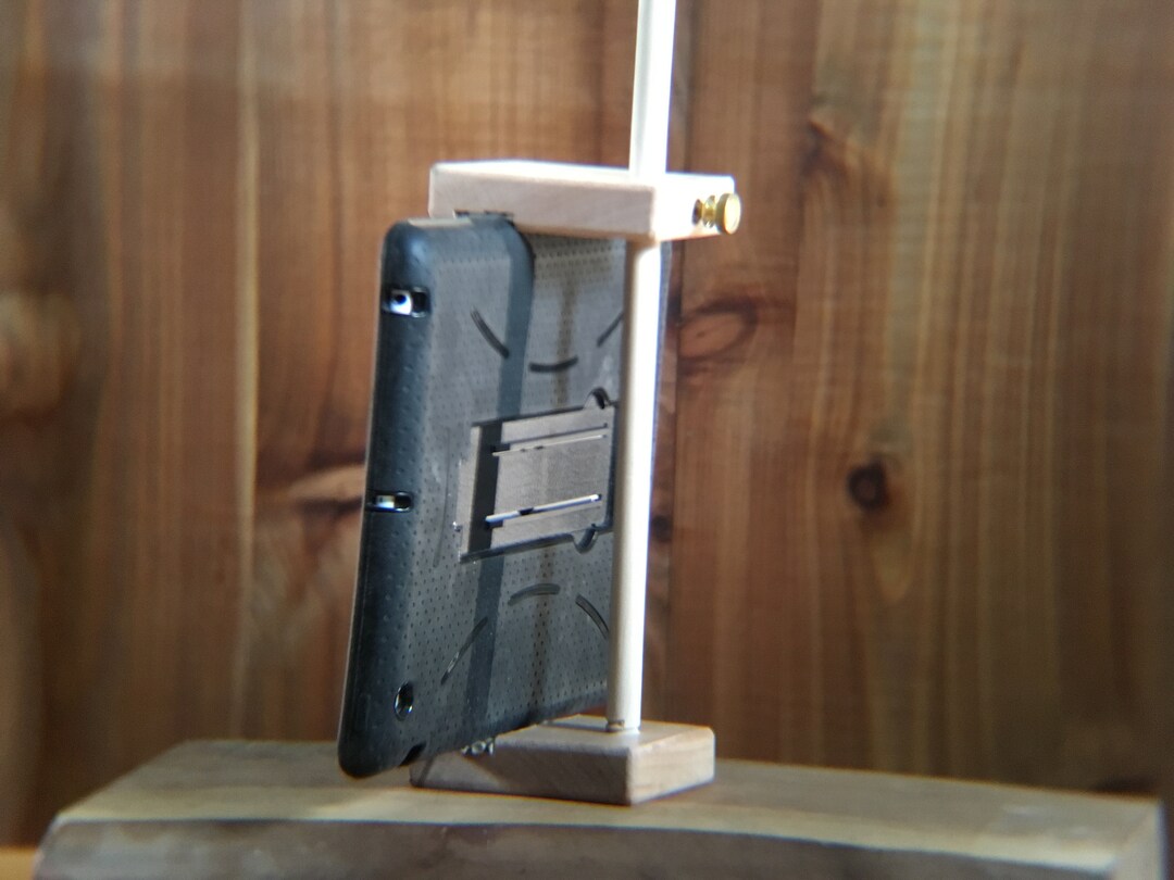 The Smart Easel™, A Natural and Easy Way to Hold Your Phone/tablet ...