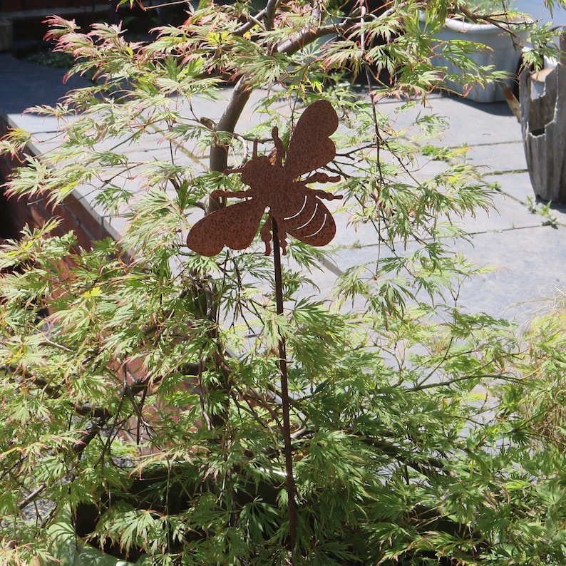 Rusty Metal Bee Outdoor and Garden Gift Bee Garden Ornament - Etsy UK
