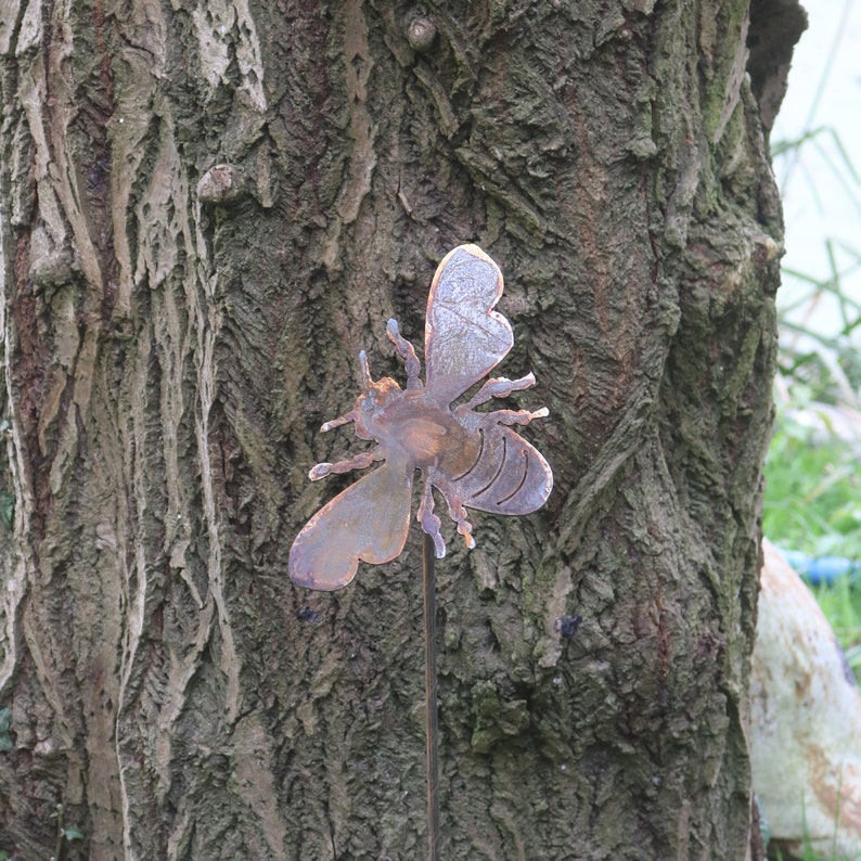 Rusty Metal Bee Outdoor and Garden Gift Bee Garden Ornament - Etsy UK