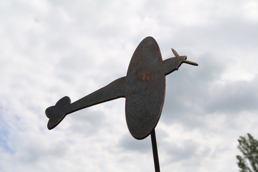 Spitfire Rusty Metal Plane Garden and Outdoor Aviation Gift for Plane ...