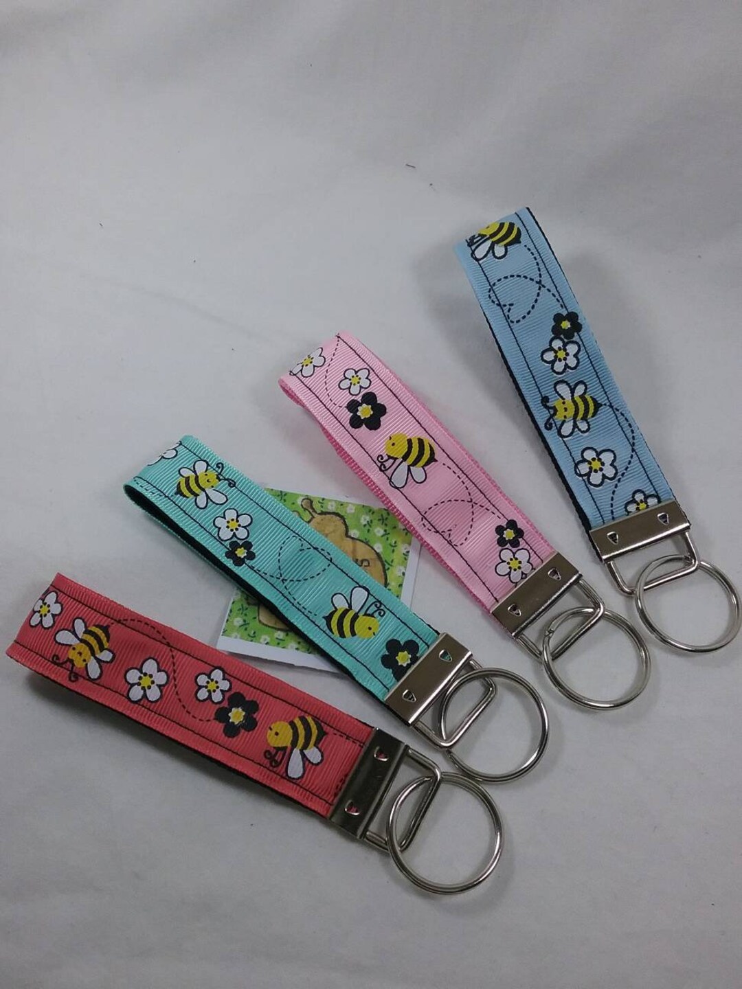 Key Fob BEE Bumble Bees Honey Bee 4 Colours to Choose From - Etsy