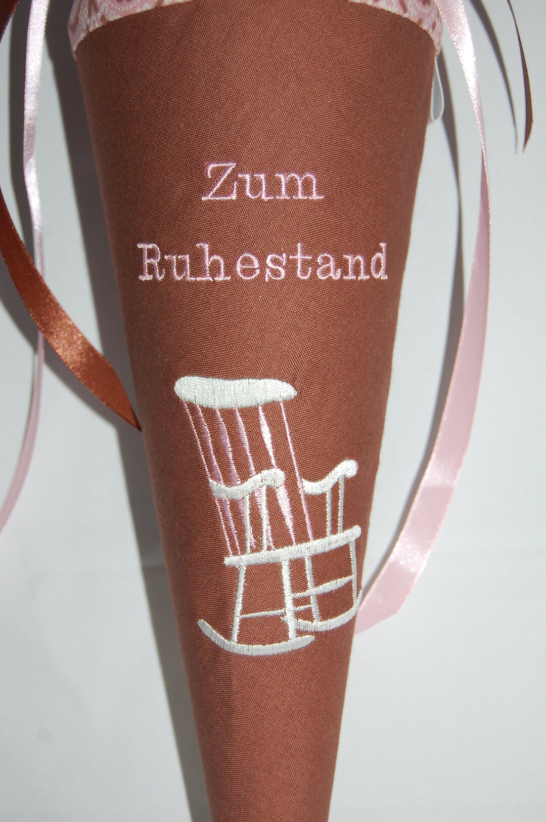 Geschenk zum Ruhestand - Rentnertüte mit Schaukelstuhl in braun und ...