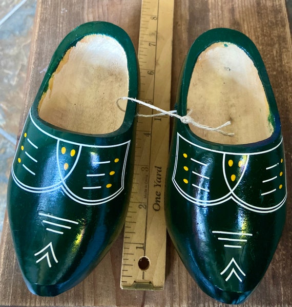Genuine small vintage childrens dutch wooden clogs, w… - Gem
