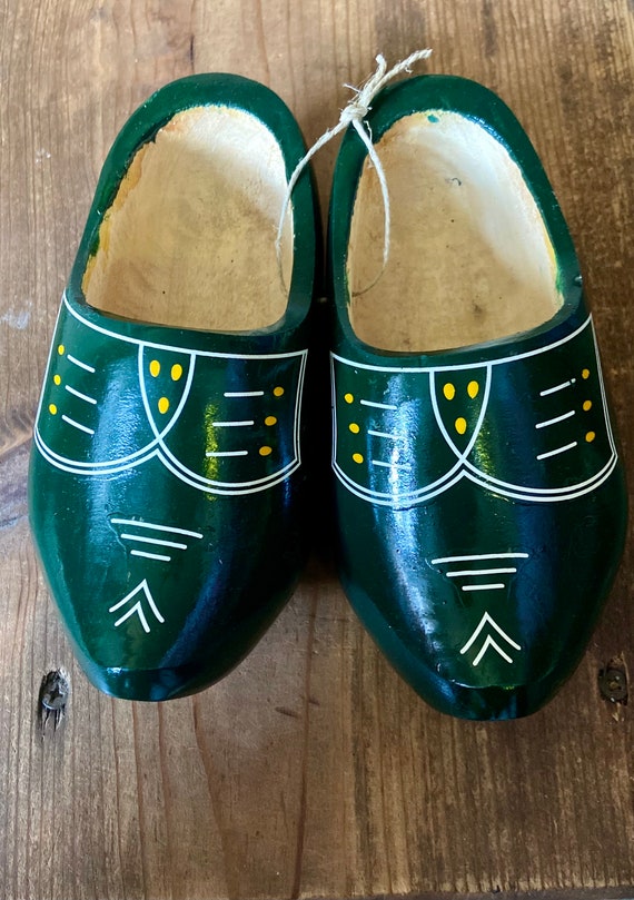 Genuine small vintage childrens dutch wooden clogs, w… - Gem