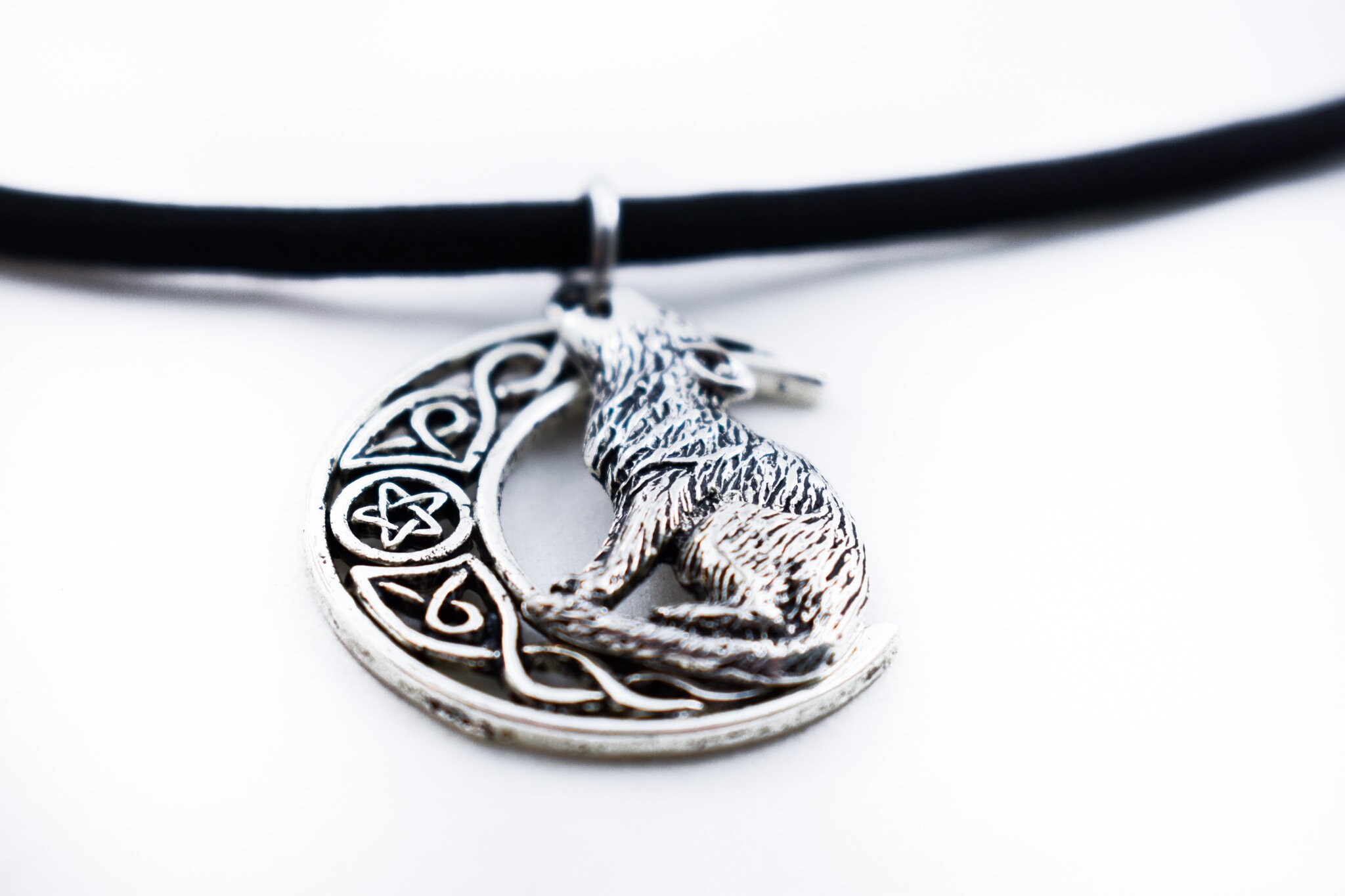 Celtic Wolf Wolf Necklace Paracord Necklace Howling Wolf | Etsy