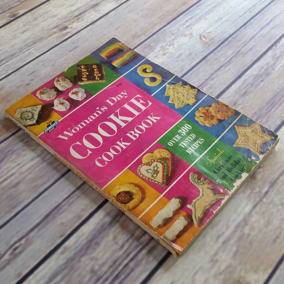 Vintage Cookbook Womans Day Cookie Recipes Paperback Book 1962 Fawcett ...