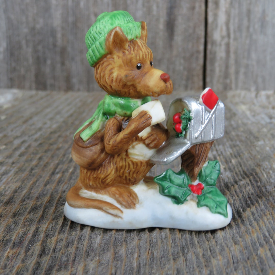 Vintage Kangaroo Mailman Christmas Village Figurine Suzy Zoo Enesco ...