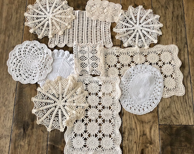 11 Doilies Vintage Doily Table Runner Vintage Doilies and Table Runner ...