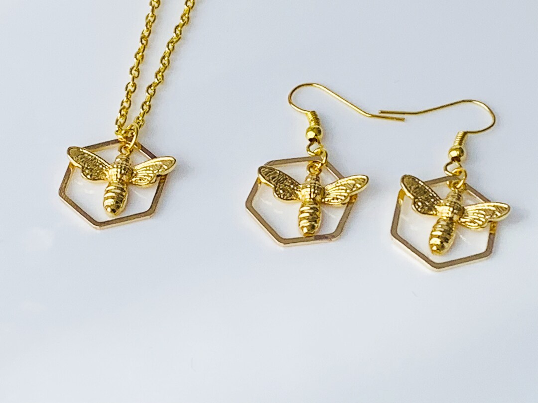 Gold Bee Necklace and Earrings Set: Honeycomb Insect Jewelry - Etsy