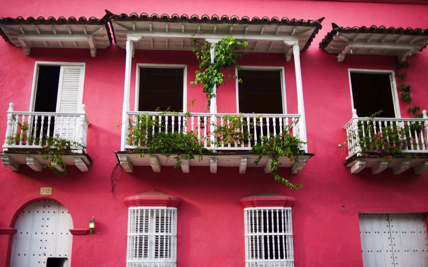 Pink Colonial House in the Old Walled City of Cartagena, Colombia Photo ...