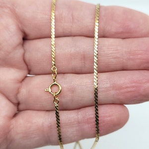 S shaped chain link store