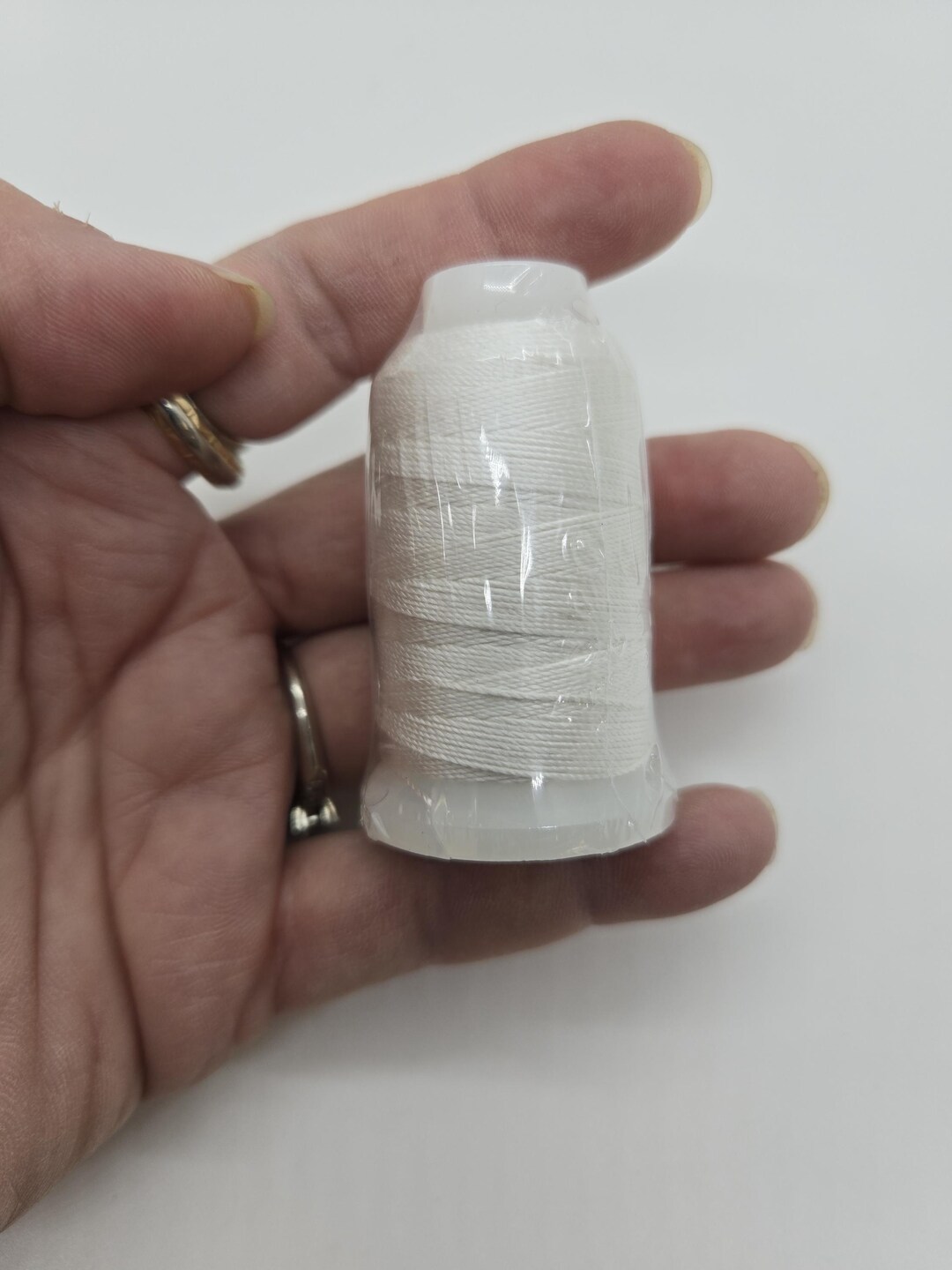 Beadalon Silk Thread,size F.014 In.35 Mm,white,0.5 Oz /14.17 G,420 Ft ...