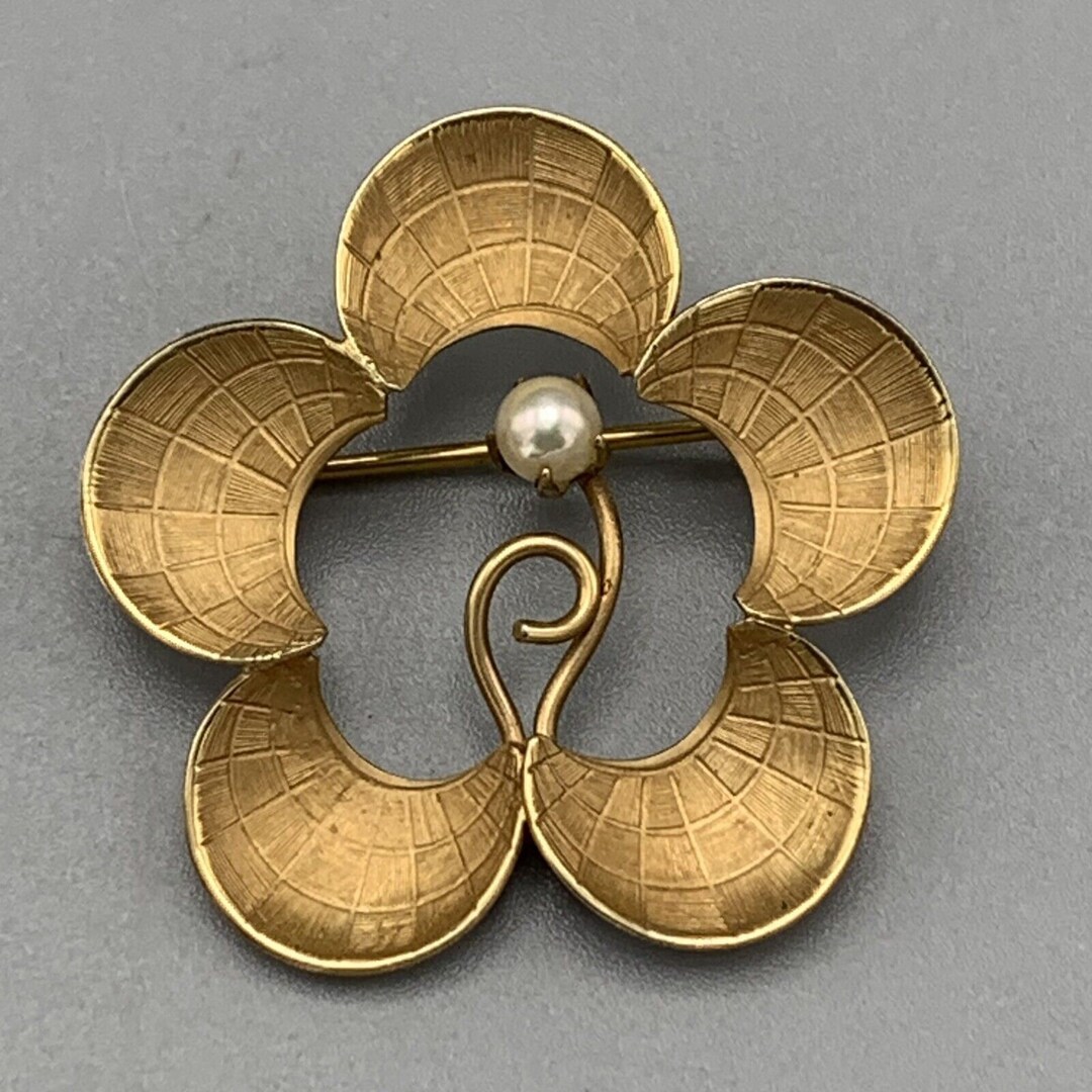 Vintage Gold 5 Petal Flower Retro Design Pearl Brooch Signed Turin Inc ...