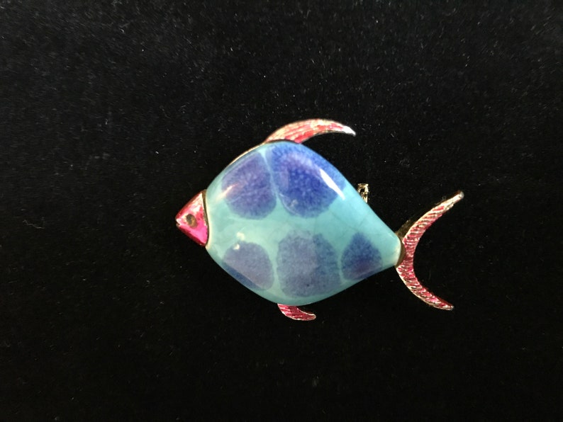 Here Fishy Fishy Vintage Gold Tone & Ceramic Glazed Fish Pin - Etsy