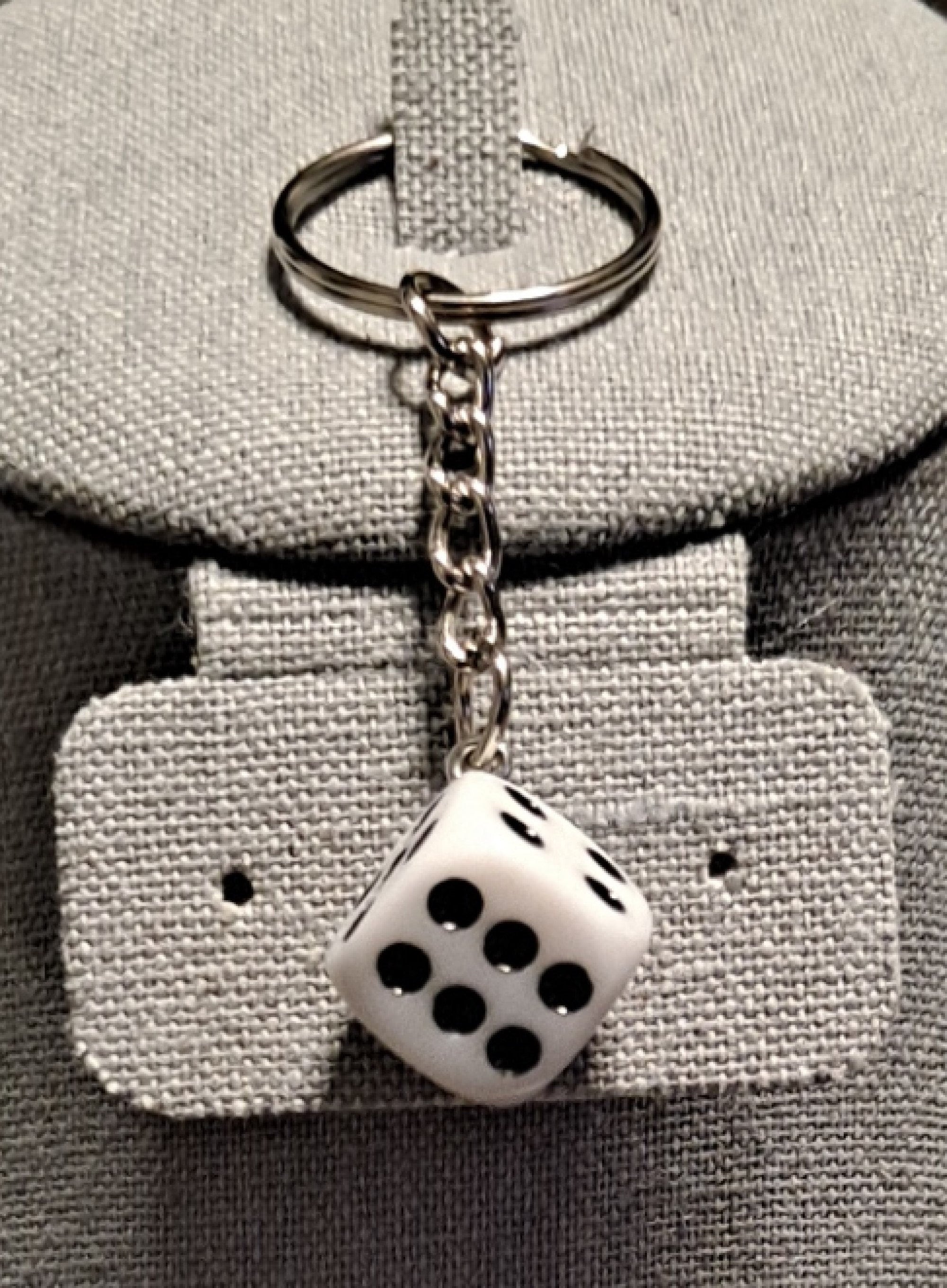 D6 Dice Keychain various Colors - Etsy