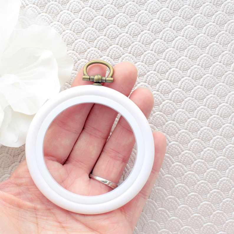 2.5 Inch Embroidery Hoop. Small Plastic Hoop. Flexi Hoop. - Etsy
