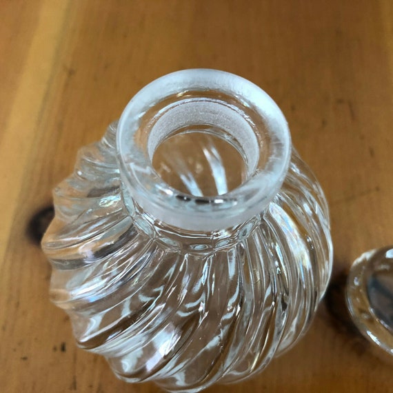 Beautiful Clear Glass Crystal Perfume Bottle w/ Heart… - Gem