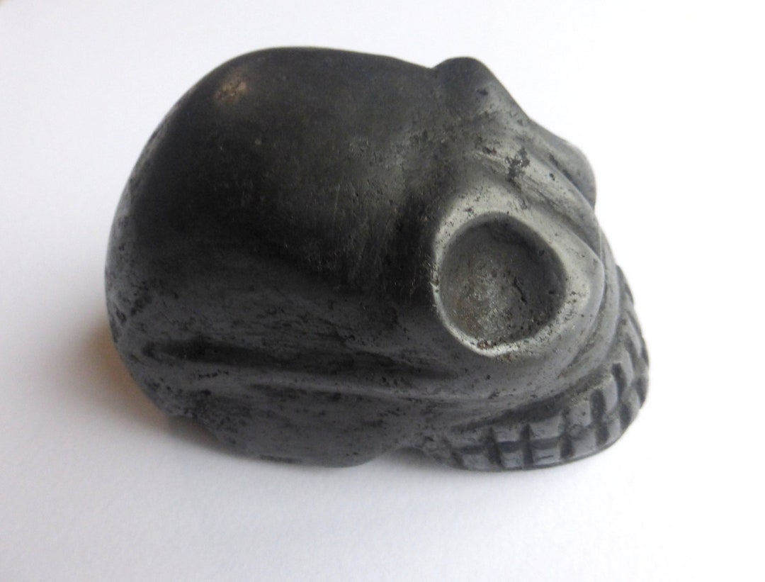 Peruvian Andean Black Jiwaya Stone Carved Skull Heavy Magnetic Stone ...