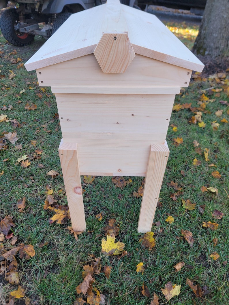 Layens Beehive Kit. Sized for 20 Frames. Includes Legs and REAL Roof ...