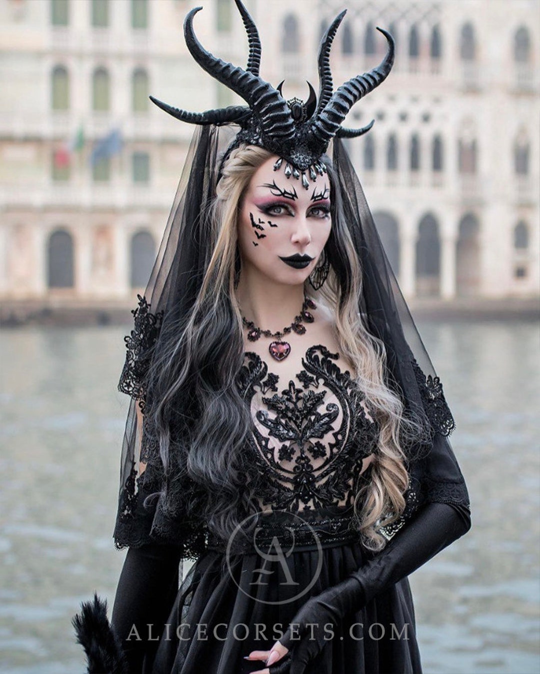 Dracula's Bride Wedding Dress Gothic Halloween Gown Veil Modern Witch ...