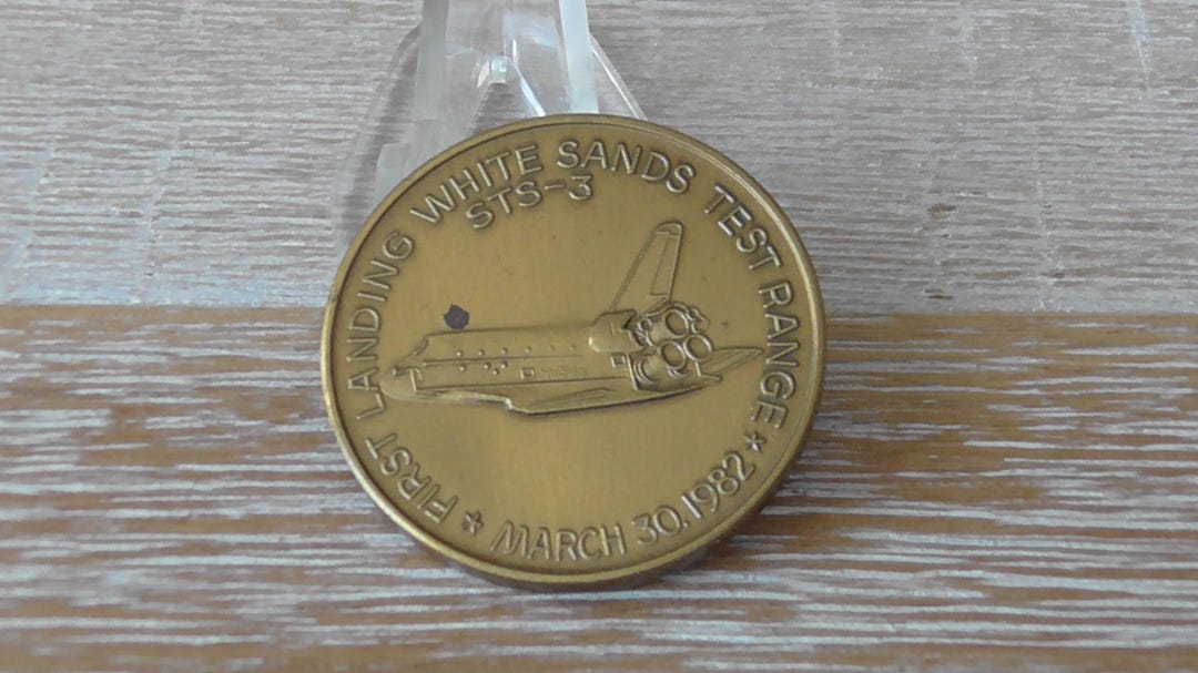 Vintage NASA STS-3 Colombia 1st Landing White Sands Test Range Coin # ...