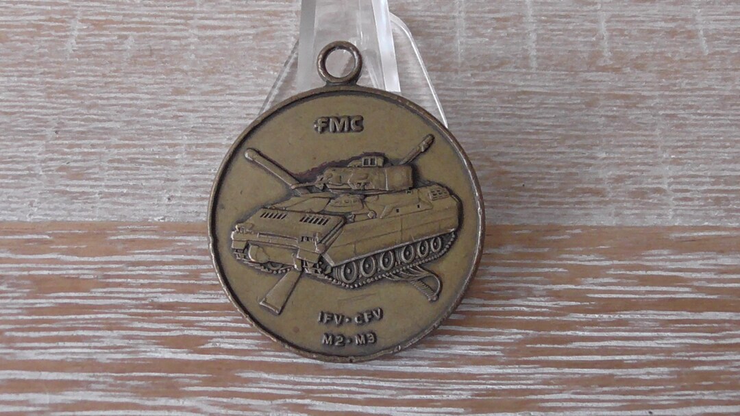 Vintage US Army FMC M2/M3 Bradley Fighting Vehicle Challenge Coin #E122 ...