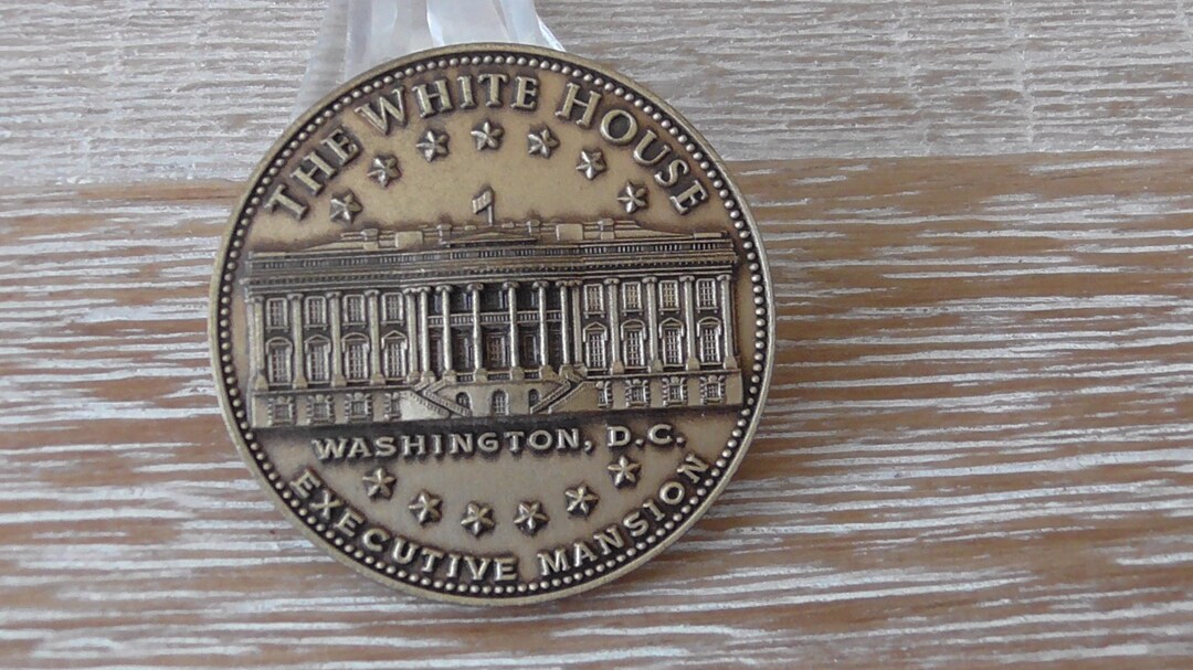 POTUS the White House 200th Anniversary 1800 -2000 Challenge Coin #A96 ...