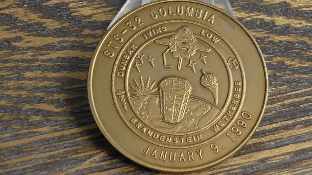 Vintage NASA STS-32 Columbia A New Decade in Space Coin #555S - Etsy
