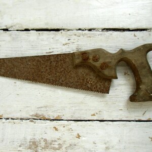 1940s Vintage Rusty Handsaw / Collectible Handsaw Rusty Antique Old Saw ...