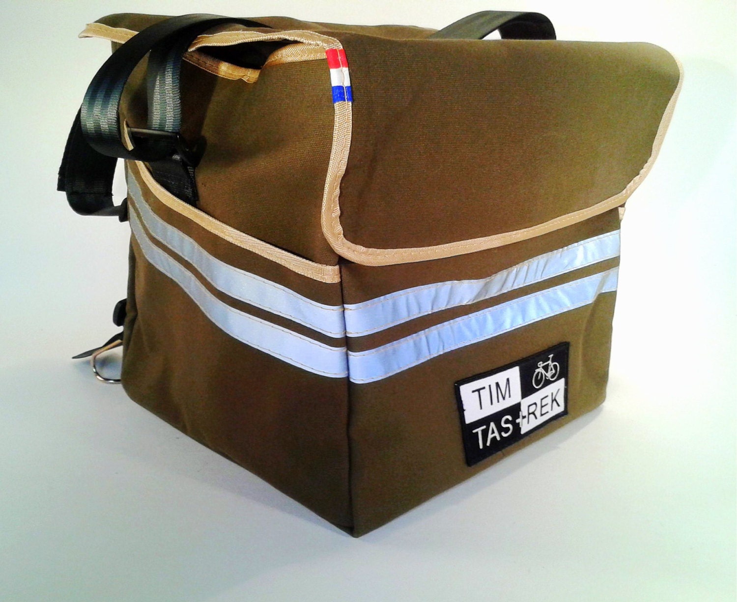 Waxed Canvas Porteur Bag Square - Etsy