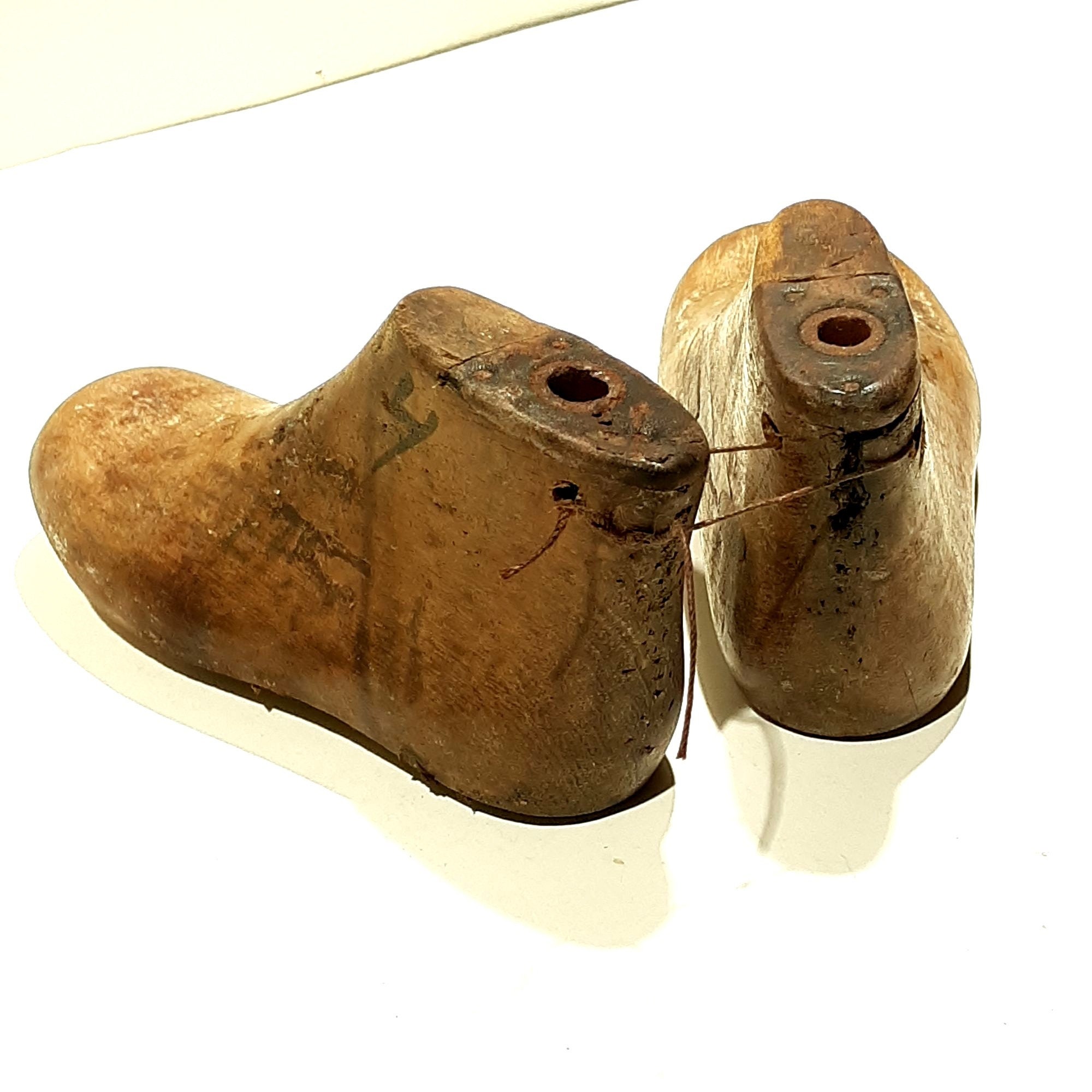 Antique Solid Wood Shoe Tree Form Pair Child Size 4 Cobbler Shoemaker ...
