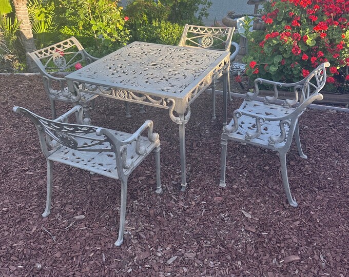 Kenneth Lynch and Sons Filigree Design Star& Dolphin Patio Set, Rare ...