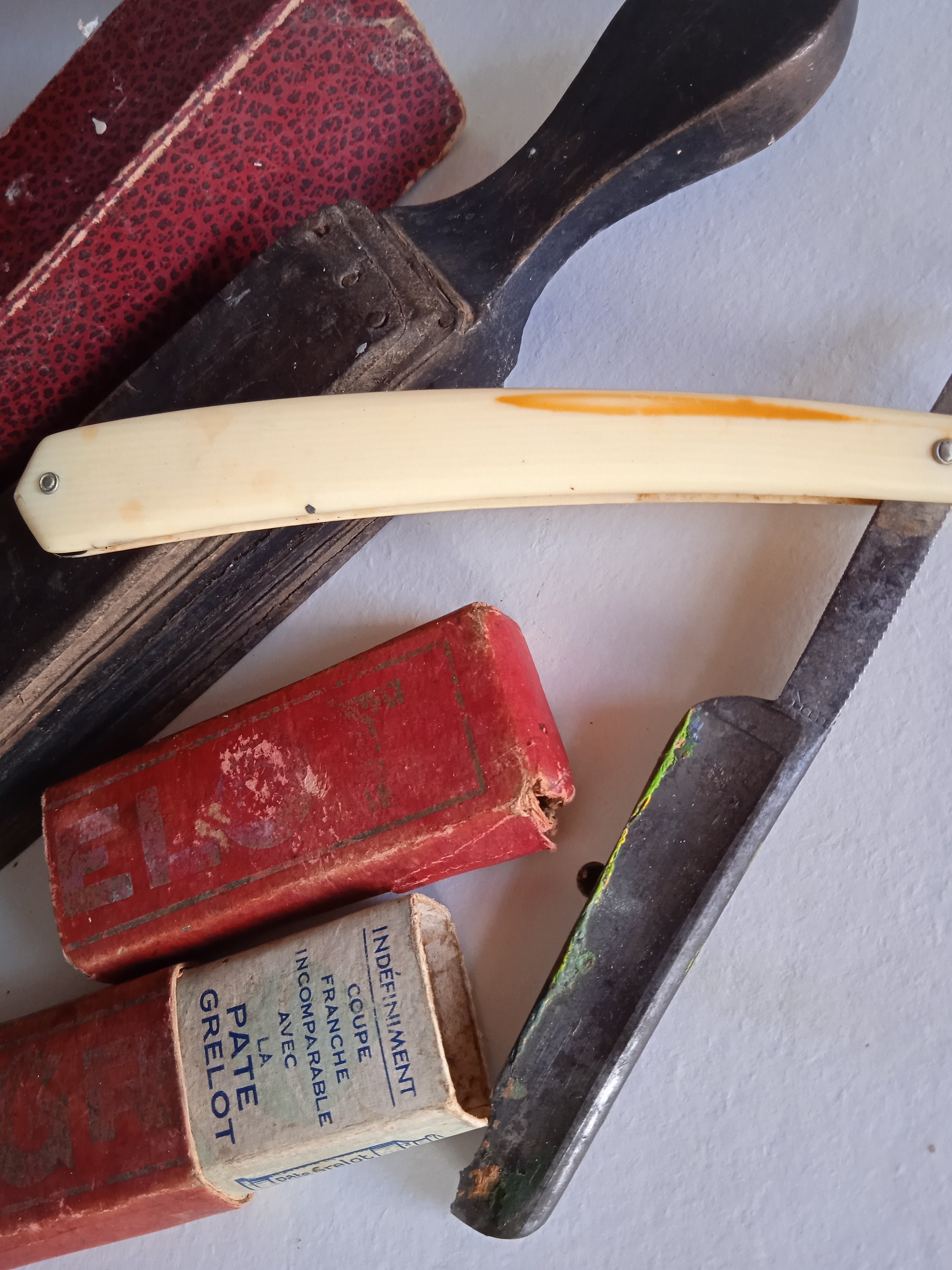 French Barbers Set Sharpening Strap Beard Trimmer Original Box Antique ...