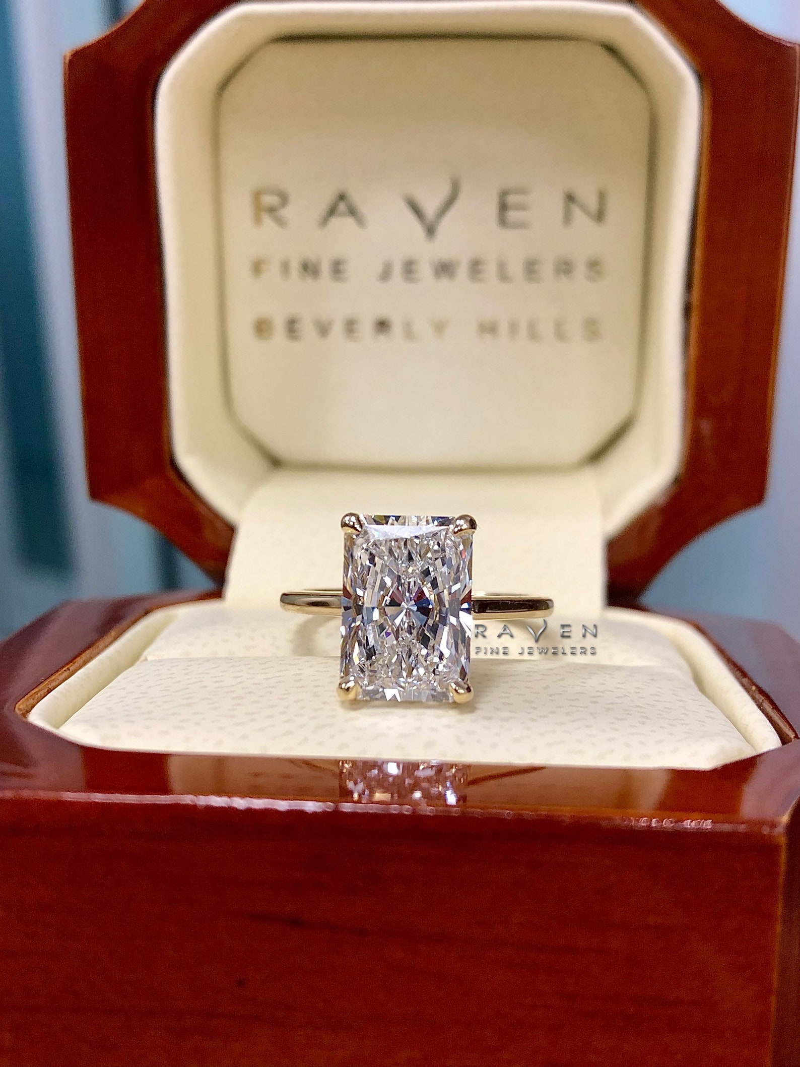 4 Carat Radiant Cut Lab Grown Diamond & Hidden Halo Solitaire ...