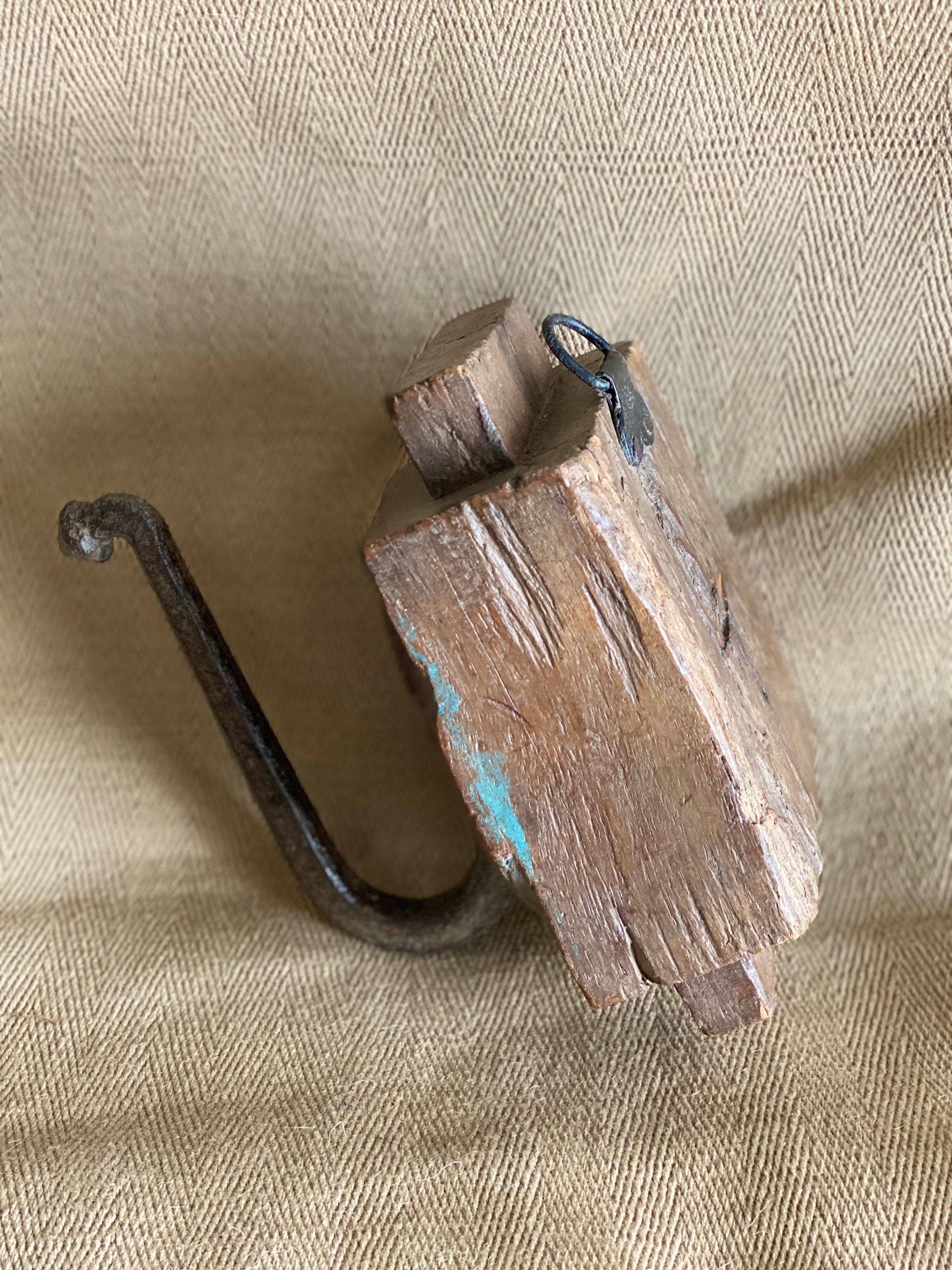 Vintage Single hook in wooden carved flower, hooks, Wall Hook, wooden ...