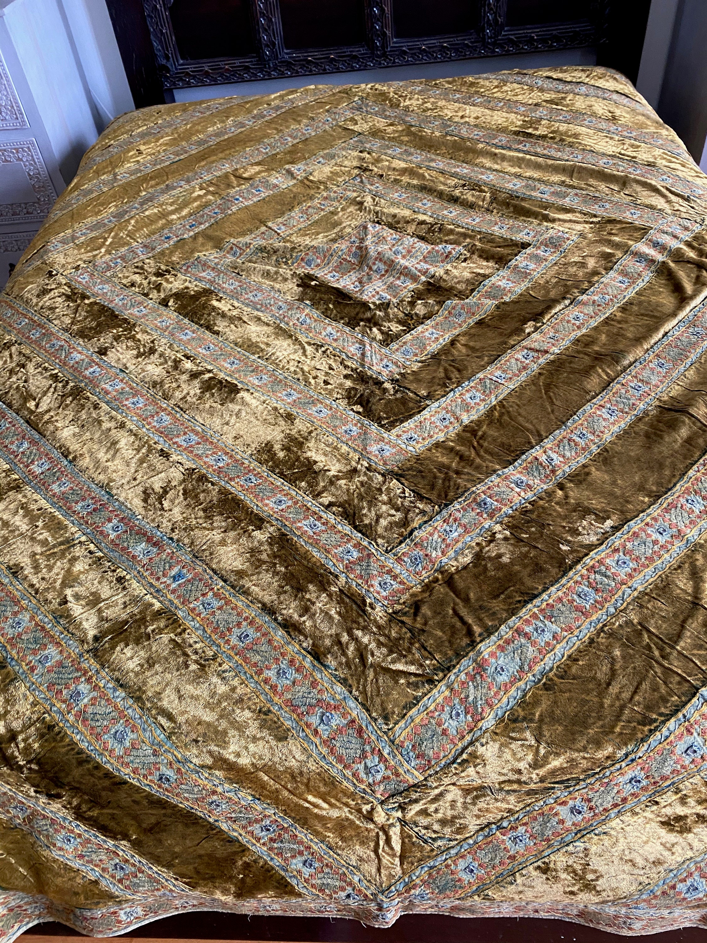 Vintage velvet and mirror work bedcover, Velvet Bedcover, Bedding, Throws, Blanket