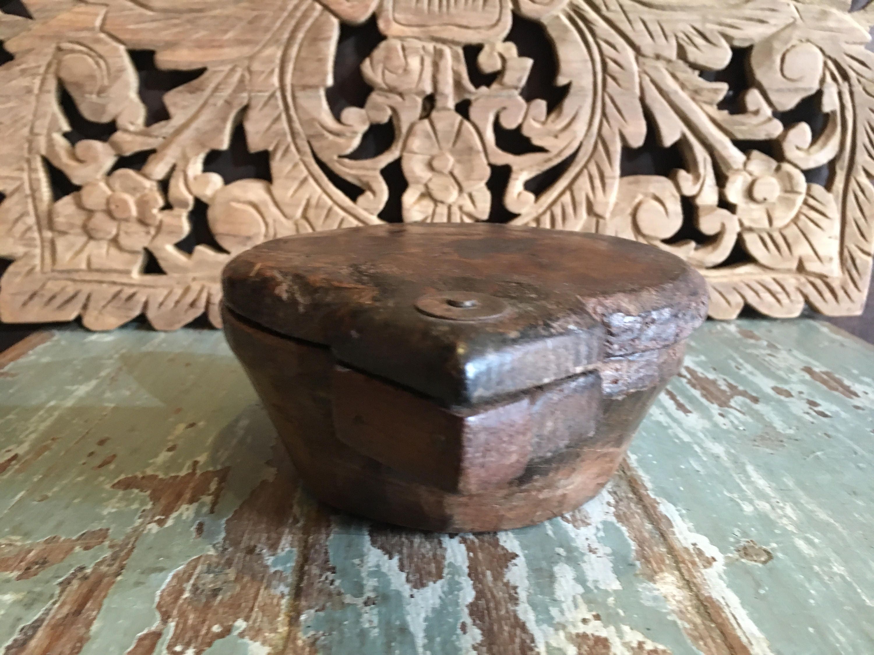Round Vintage Wooden Indian Tikka box, decorative old tikka box.
