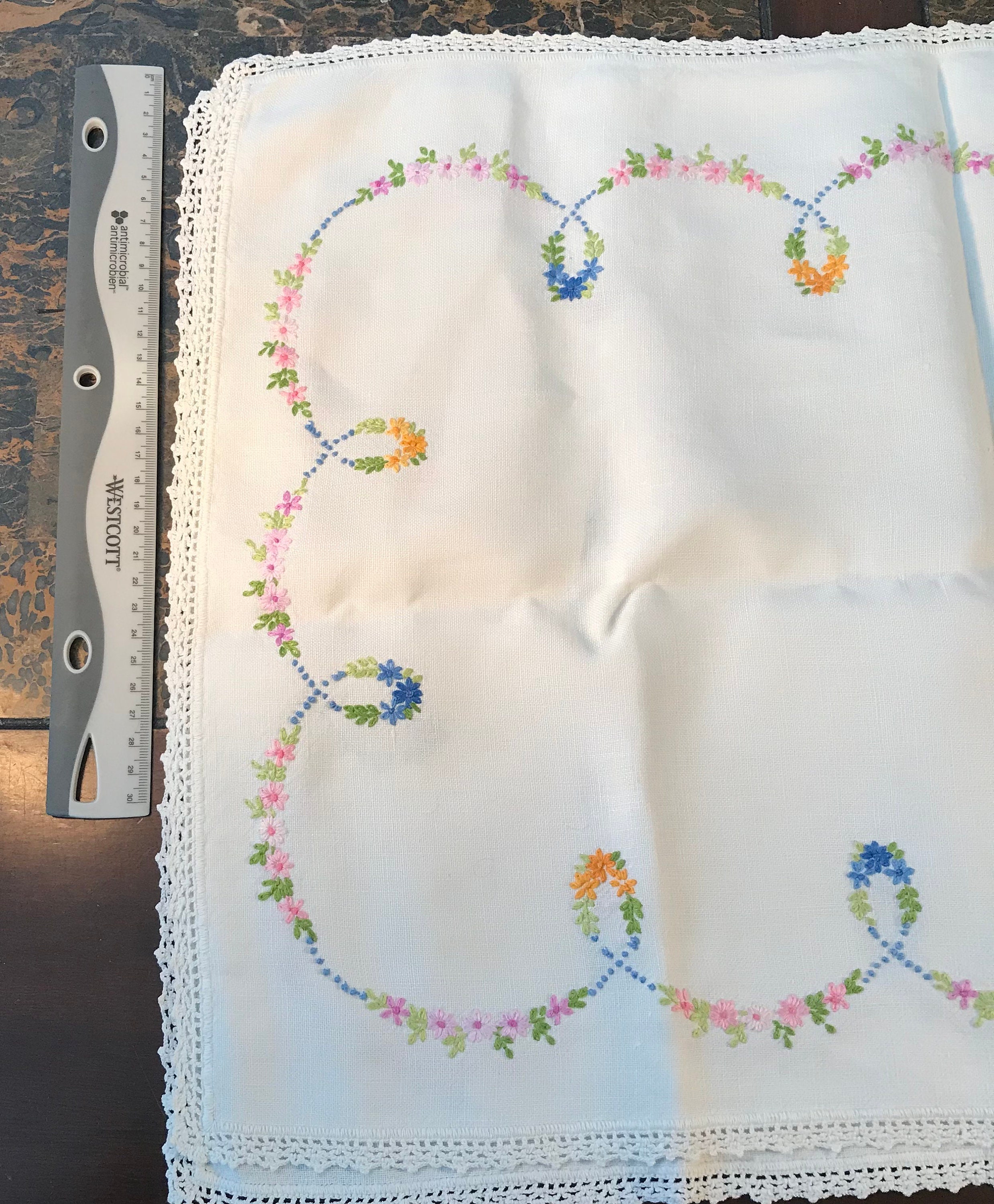 Beautiful Vintage Handmade Table Runner Embroidered With Crocheted ...