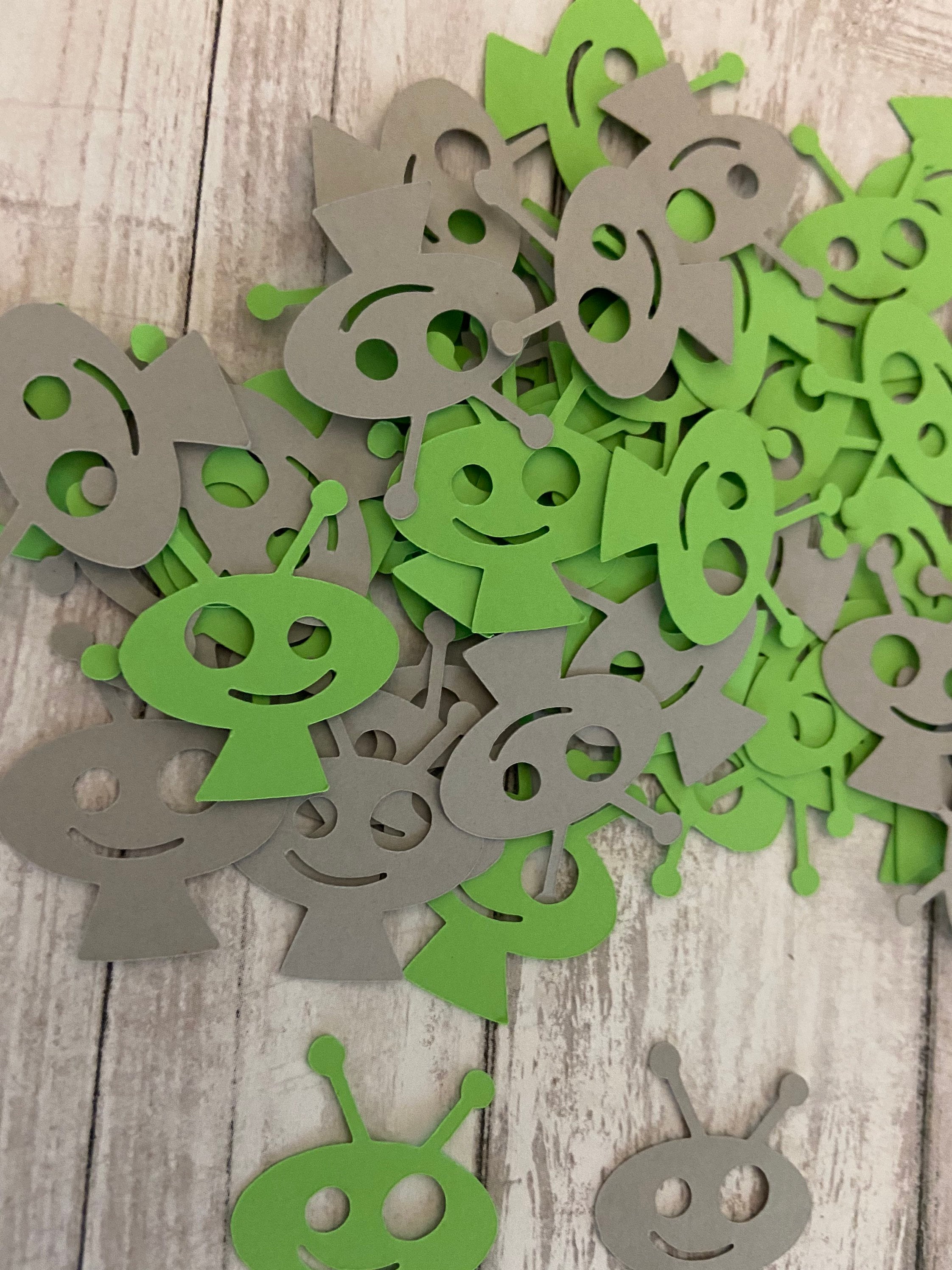 100 Assorted Green and Grey Alien Confetti, Die Cut Alien, Baby Shower ...