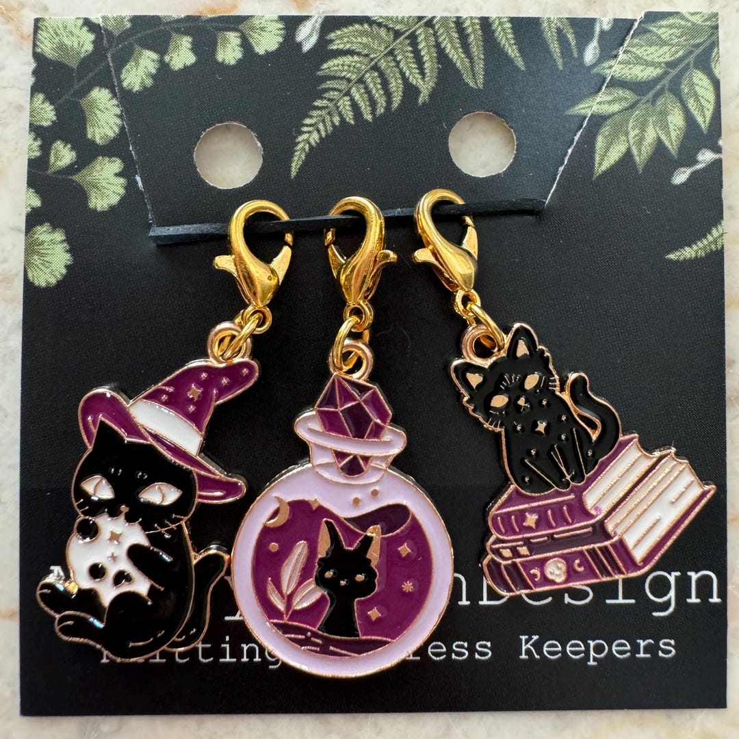 MAGICAL KITTENS Witch Cats Enamel and Gold Knitting Progress Keepers ...
