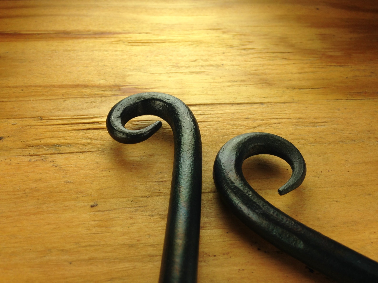 Hand Forged Round Bar Dinner Triangle and Mounting Hook - Etsy